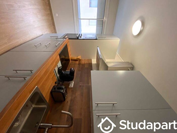 Appartement à louer - Gournay-Jaurès-Gare, Creil - 1 pièce - 3 chambres