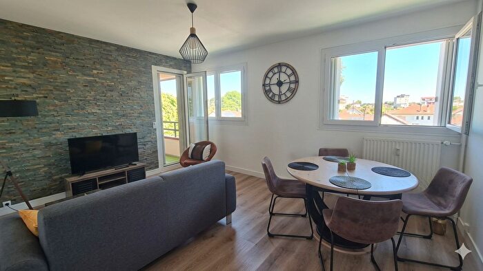 Appartement 3 pièces à vendre - Billère, Californie, Lons