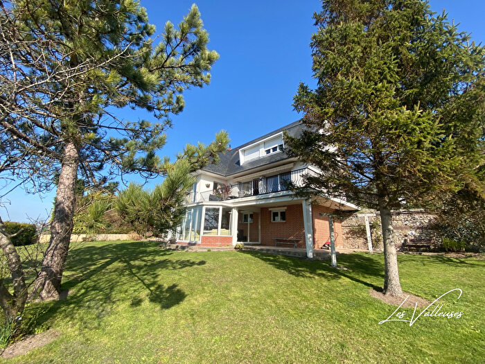 Maison à vendre - Martin-Église - 8 pièces - 5 chambres