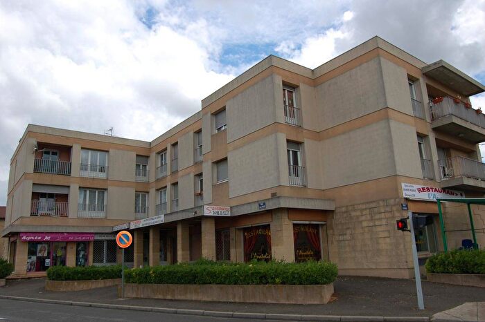 Appartement à louer - Saint-Victor-la-Coste - 4 pièces