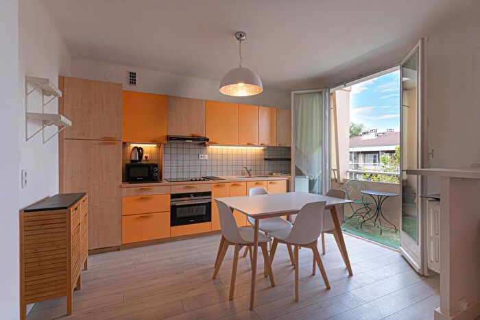 Appartement à louer - Annecy, Mandallaz, Prairie, Vovray - 2 pièces - 1 chambre