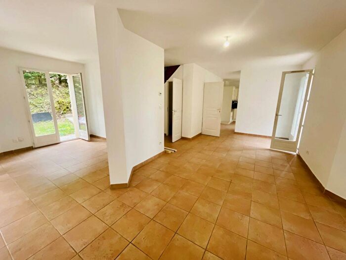 Maison à louer - Mareil-Marly - 7 pièces - 5 chambres