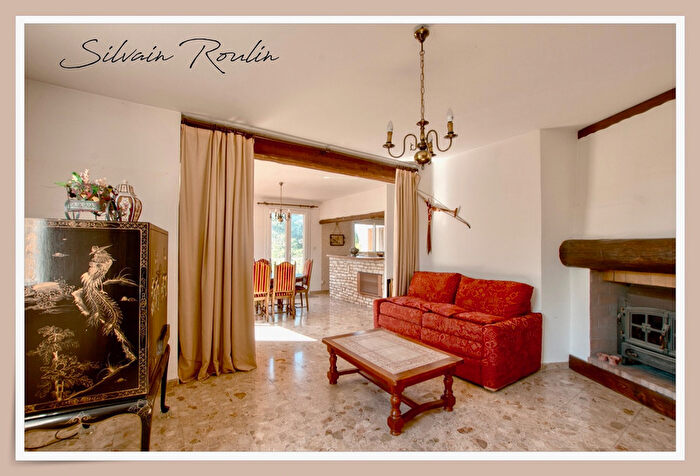 Maison à vendre - Pierrelatte, Centre-ville - 8 pièces - 5 chambres