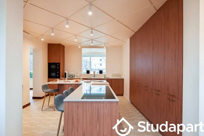 Appartement à louer - Pont Royal, Cachan - 1 pièce - 1 chambre