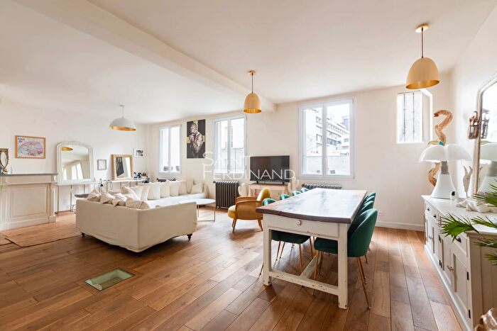 Appartement à vendre - Paris e , La Villette, Porte de Pantin - 7 pièces - 4 chambres