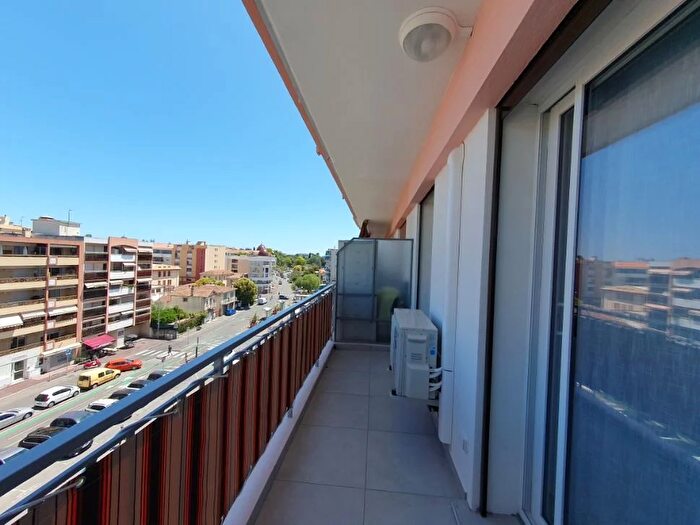 Appartement à louer - Cagnes-sur-Mer - 3 pièces - 2 chambres