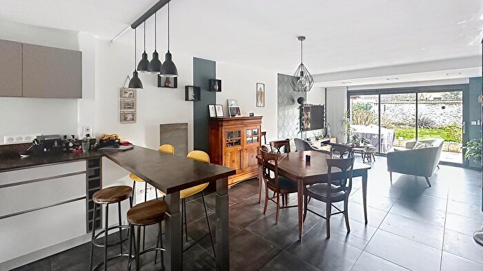 Maison à vendre - Ozoir-la-Ferrière, Vieux village, Armainvilliers, Notre Dame - 6 pièces - 4 chambres