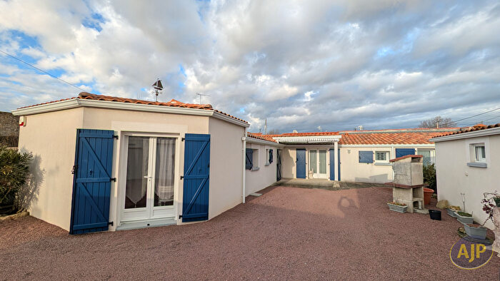 Maison à vendre - LAiguillon-sur-Mer - 6 pièces - 3 chambres