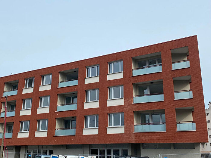 Maisons à vendre et appartements à louer - 1