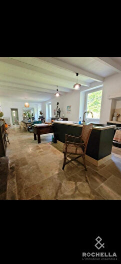 Maison à vendre - Saint-Dizant-du-Gua - 9 pièces - 6 chambres