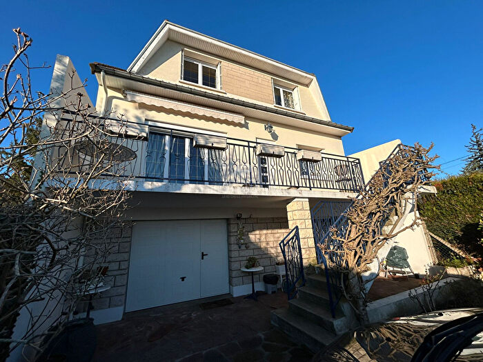 Maison à vendre - Chanteloup-les-Vignes - 7 pièces - 5 chambres