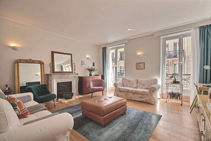 Appartement à louer - Val de Grace, Paris ème arrondissement - 2 pièces - 2 chambres