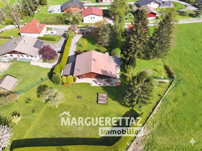 Viuz-en-Sallaz : Maison 7 pièces à vendre