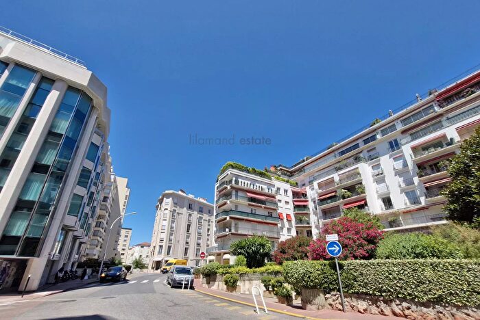 Appartement à vendre - Cannes, Centre-ville - 4 pièces - 3 chambres