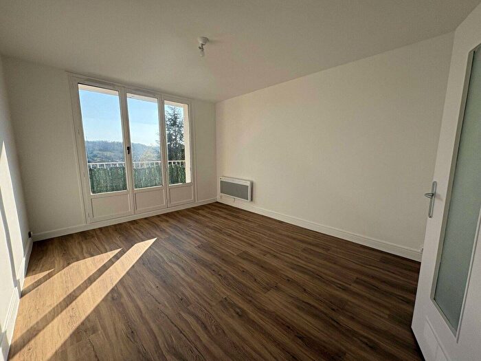 Appartement à louer - Ruy-Montceau - 3 pièces - 2 chambres