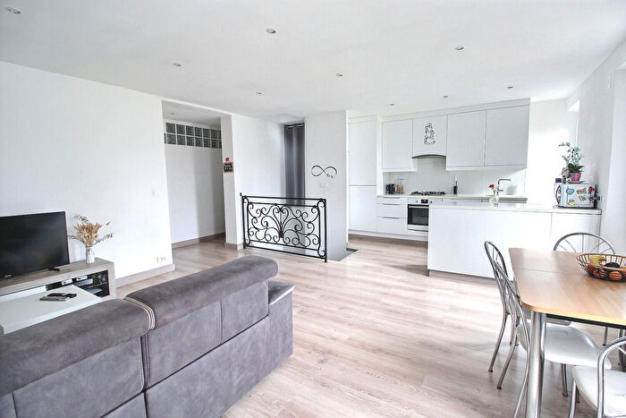 Appartement à vendre - Marignane, Pas-de-Lanciers - 4 pièces - 3 chambres