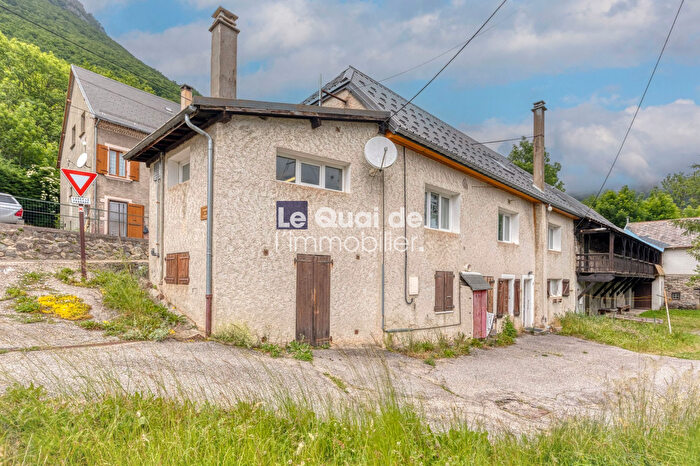 Maison 6 pièces à Lavaldens, à vendre