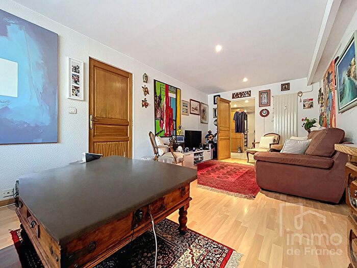 Appartement à vendre - Ferney-Voltaire - 3 pièces - 2 chambres