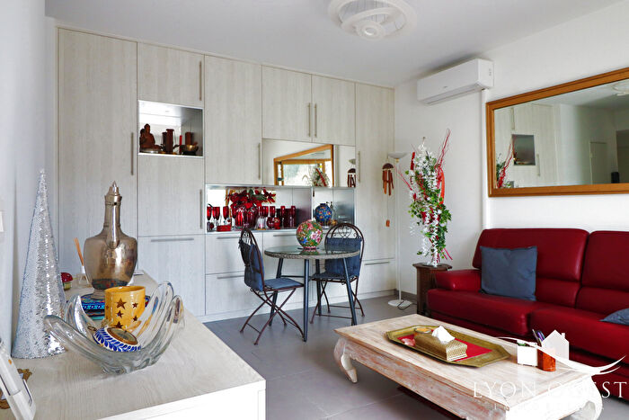 Appartement à vendre - Charbonnières-les-Bains - 2 pièces - 1 chambre