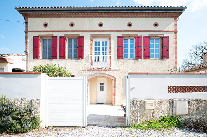 Maison à vendre - Lagrave - 7 pièces - 5 chambres