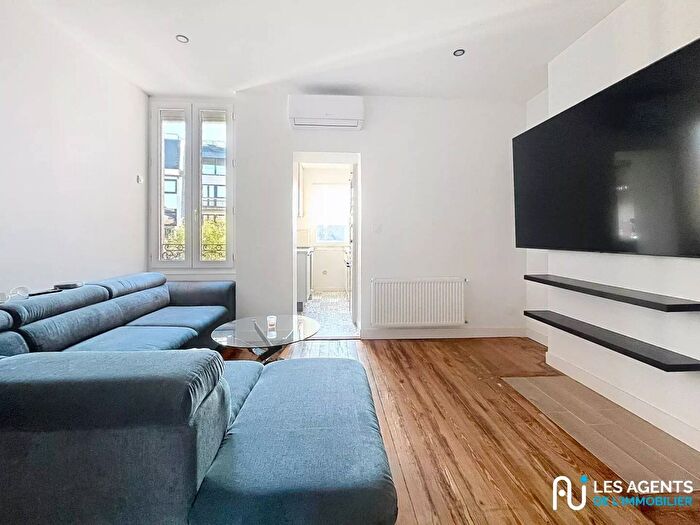 Appartement à louer - Argonne-Champ Chardon-Fontaine-Nécotin, Orléans - 3 pièces - 2 chambres