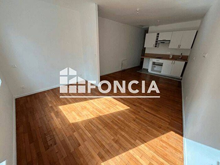 Centre Ville, Saint-Brieuc : Appartement 1 pièce à louer