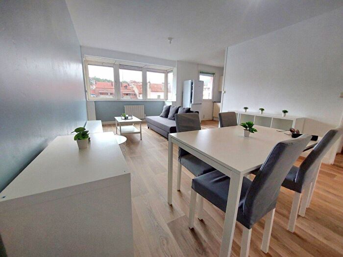 Centre Ville, Valserhône : Appartement 2 pièces à louer