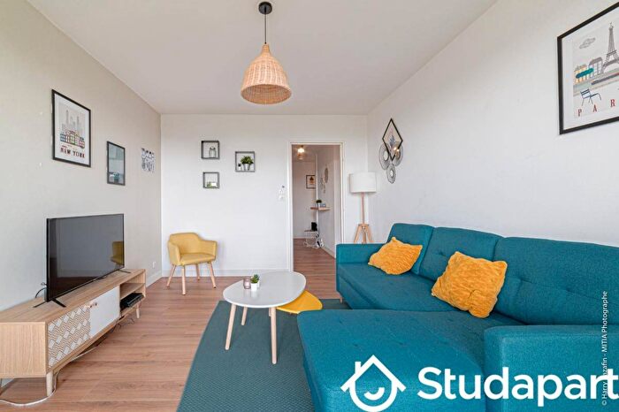 Appartement à louer - Corgnac-Centre Commercial, Limoges - 1 pièce - 4 chambres