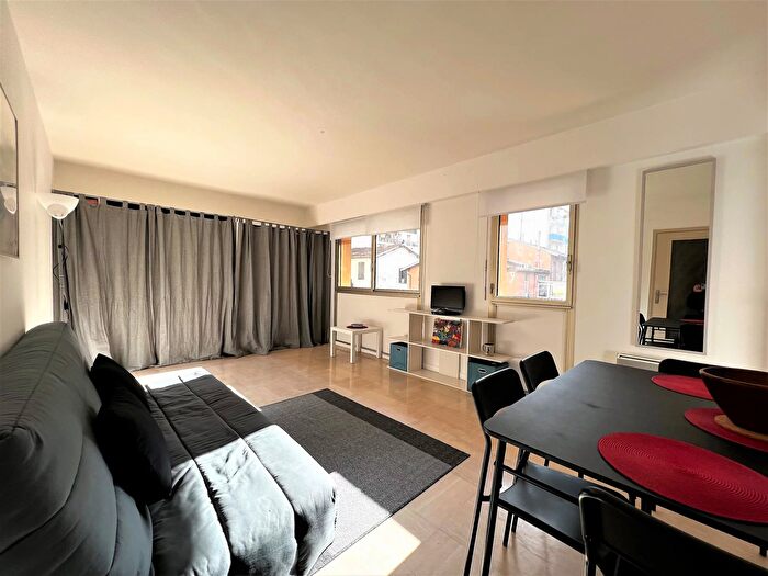Appartement à louer - Nice, Saint-Sylvestre - 1 pièce