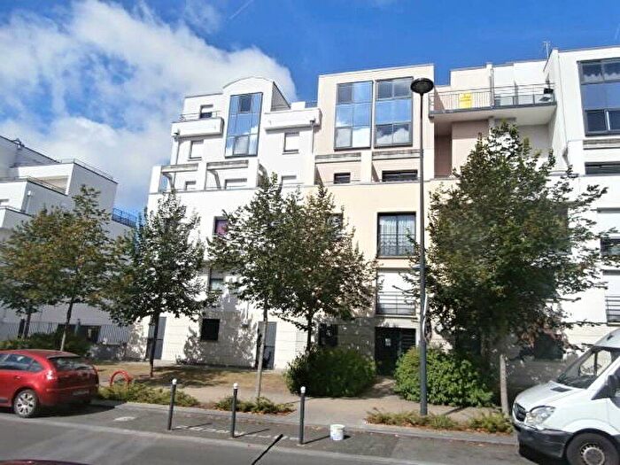 Appartement à louer - Royallieu, Compiègne - 4 pièces - 3 chambres