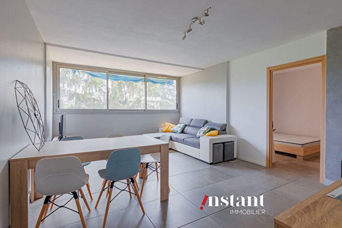 Appartement à louer - Écully, Centre-ville - 6 pièces - 1 chambre