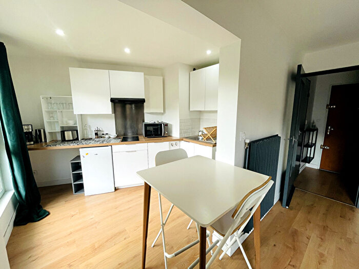 Appartement à louer - Saint-Étienne, La Métare, Le Portail Rouge, Fauriel, Villeboeuf - 1 pièce - 1 chambre