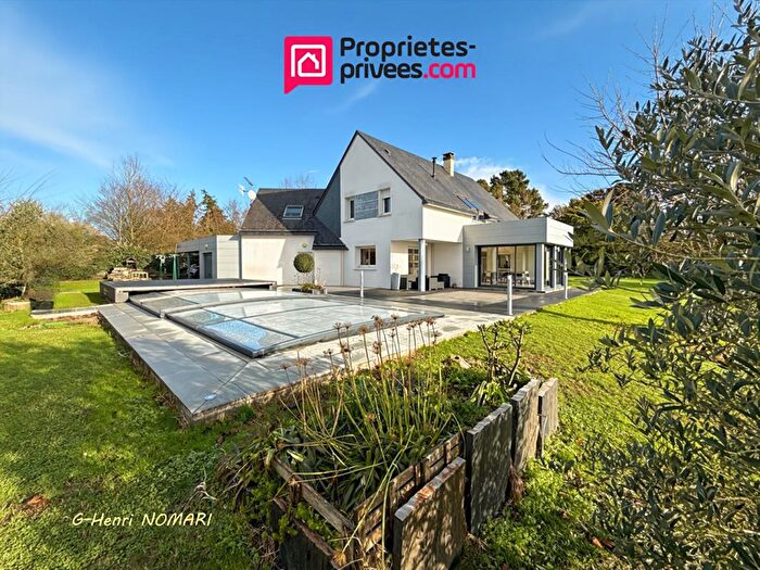 Maison à vendre - Pouancé - 9 pièces - 5 chambres