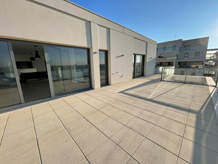 Appartement à louer - Bordeaux, La Bastide - 5 pièces - 4 chambres