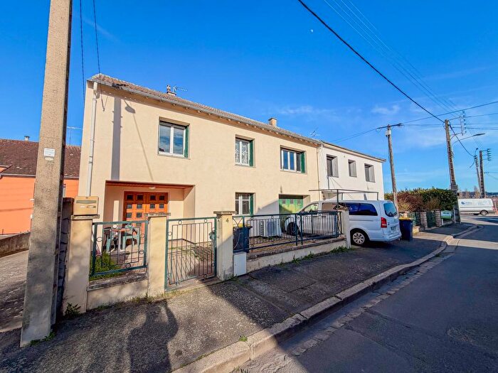 Maison à vendre - Montluçon, Marais, Dunlop, La Loue - 5 pièces - 4 chambres