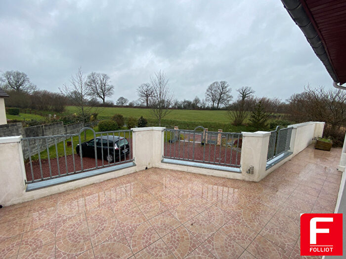 Maison à vendre - Saint-Martin-de-Bonfossé - 5 pièces - 4 chambres