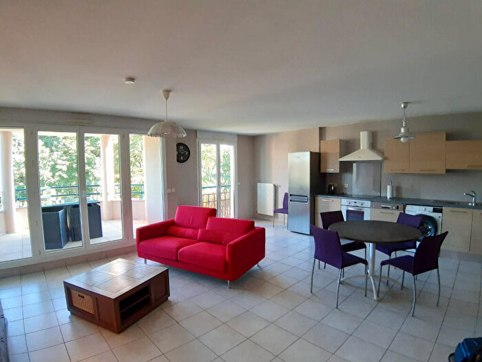 Appartement à louer - Divonne-les-Bains - 2 pièces - 1 chambre