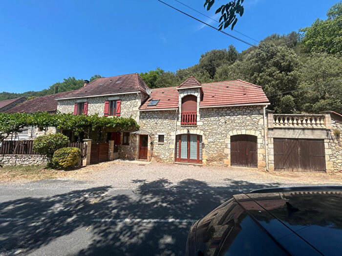 Saint-Julien-de-Lampon : Maison 5 pièces à vendre