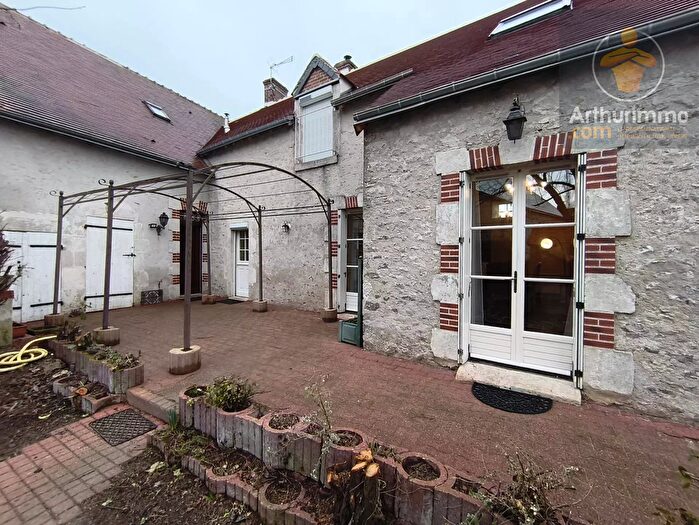 Maison à louer - Charsonville - 6 pièces - 4 chambres