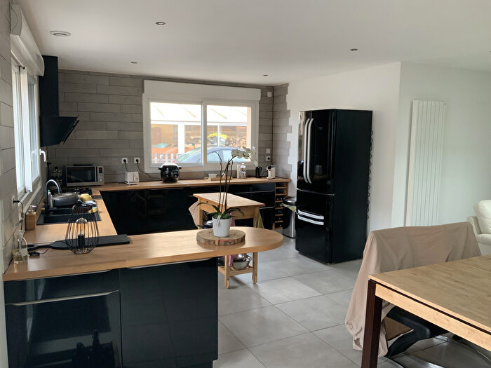 Maison à louer - Saint-Michel-Mont-Mercure - 5 pièces - 4 chambres