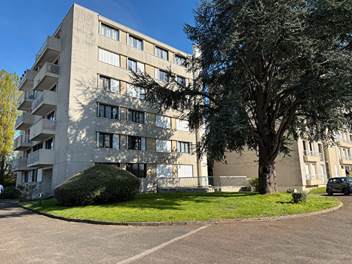 Rambouillet, Saint-Hubert, Louvière : Appartement 3 pièces à vendre