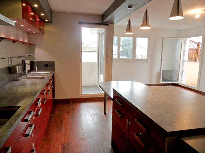 Appartement à vendre - Marseille e , Saint-Marcel - 4 pièces - 3 chambres