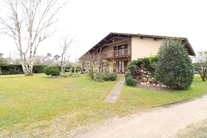 Maison à vendre - Ygos-Saint-Saturnin - 7 pièces - 5 chambres