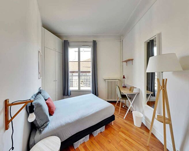 Appartement à louer - Grandes Carrières-Clichy, Paris ème arrondissement - 4 pièces - 5 chambres
