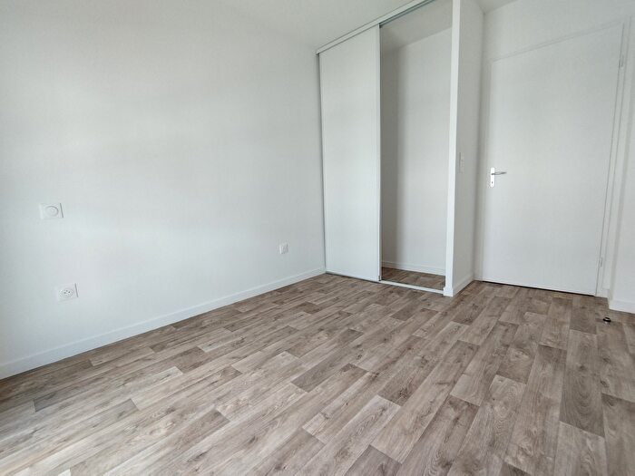 Appartement à louer - Lucé, Centre-ville - 3 pièces - 2 chambres