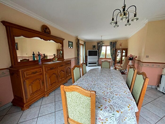 Maison à vendre - Callac - 8 pièces - 5 chambres