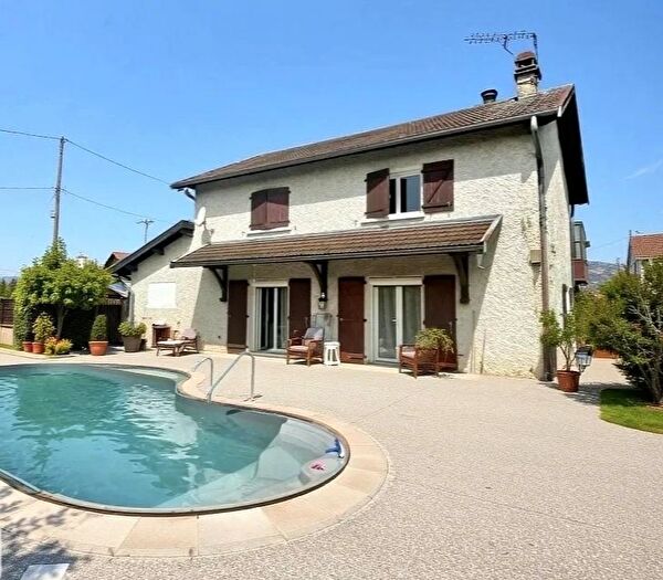Maison à vendre - Hières-sur-Amby - 6 pièces - 5 chambres