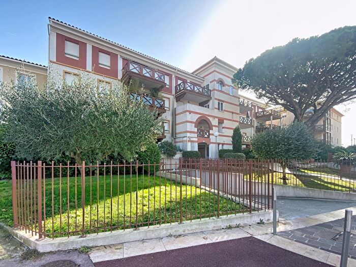 Appartement à vendre - Fréjus, Centre-ville - 2 pièces - 1 chambre