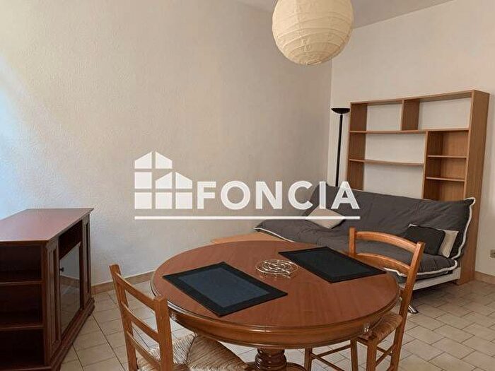 Arènes, Nîmes : Appartement 2 pièces à louer