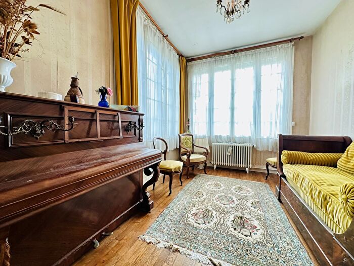 Maisons à vendre et appartements à louer - 3